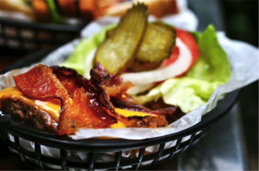 Royale Offers Juicy Burgers And Frosty Brews