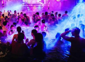 Budapest Spa Party Offers A Once In A Lifetime Rave Experience