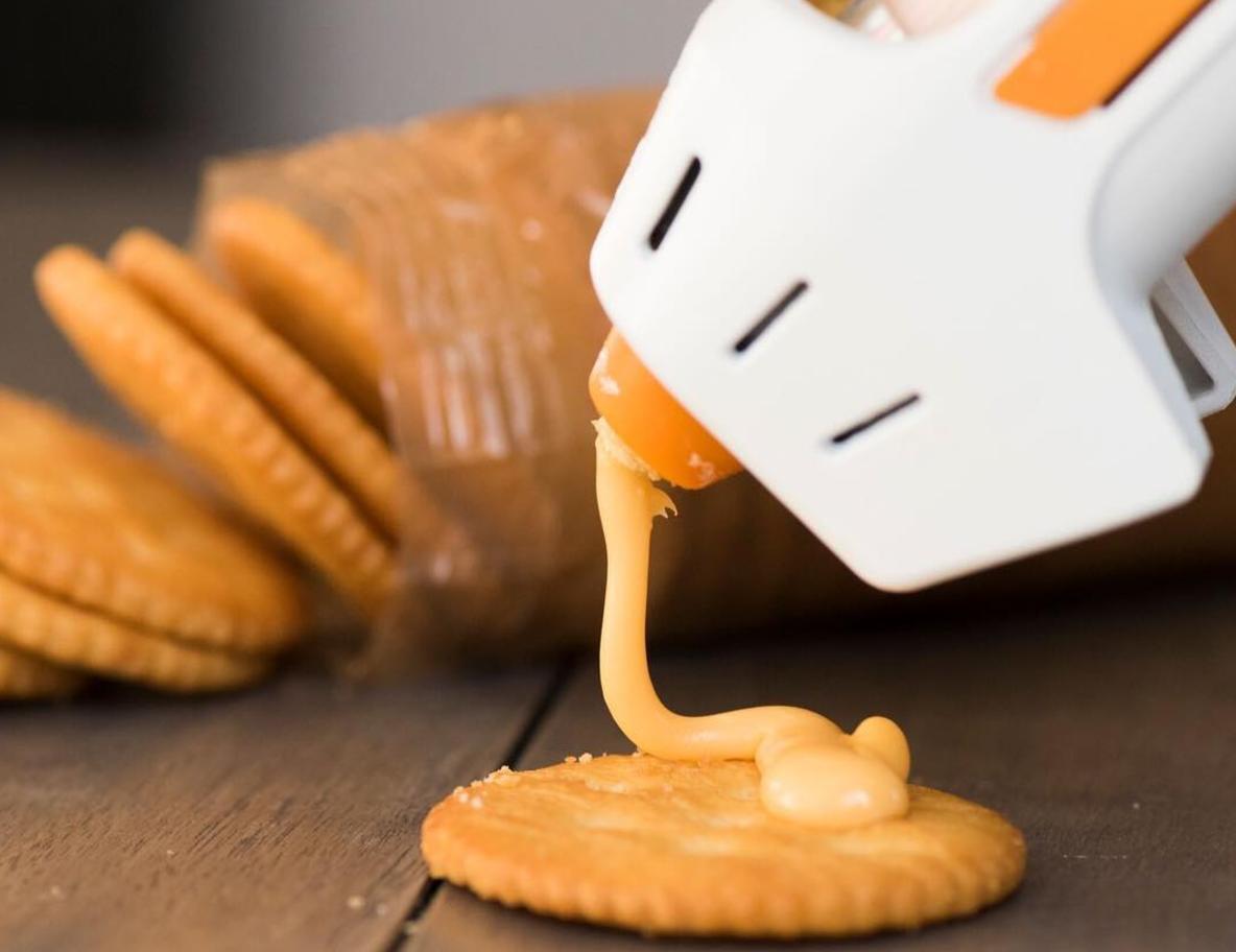 Fondoodler Cheese Gun Is Every Foodie's Newest Obsession