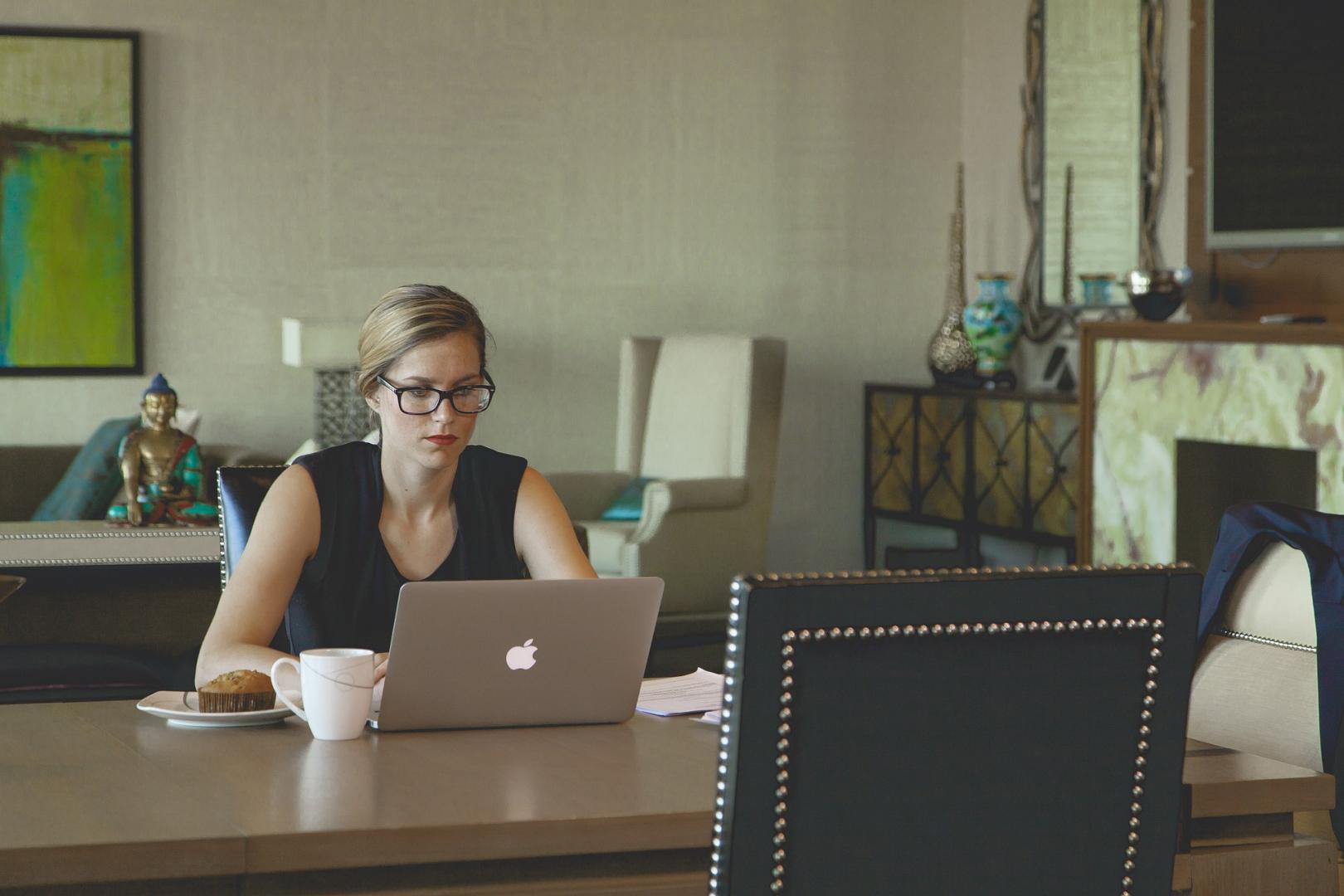 Millennial Holiday Work From Home Schedule Is Surprising