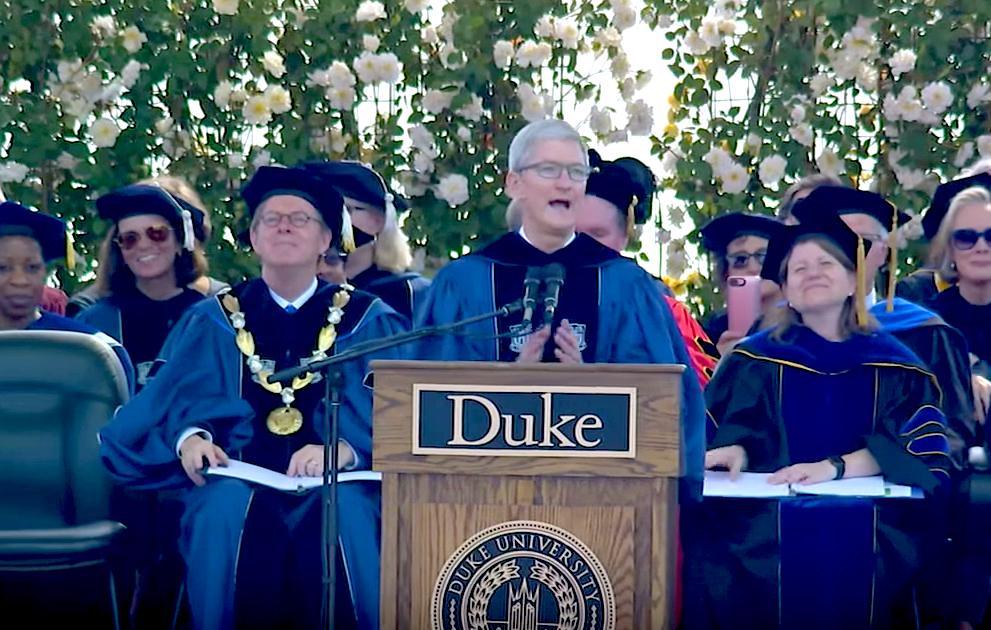 Tim Cook Duke Graduation Speech Is An Inspiration To Thousands