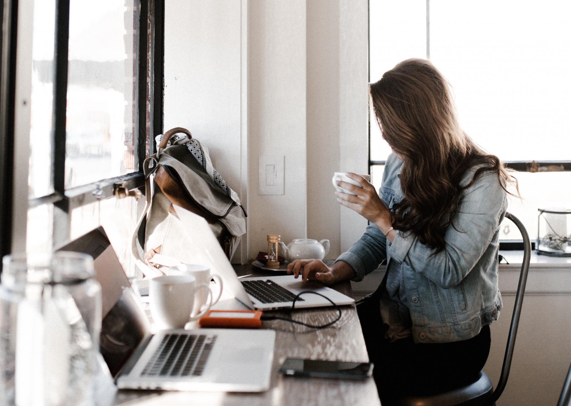 Best Tools For Working While Traveling Domestically And Abroad