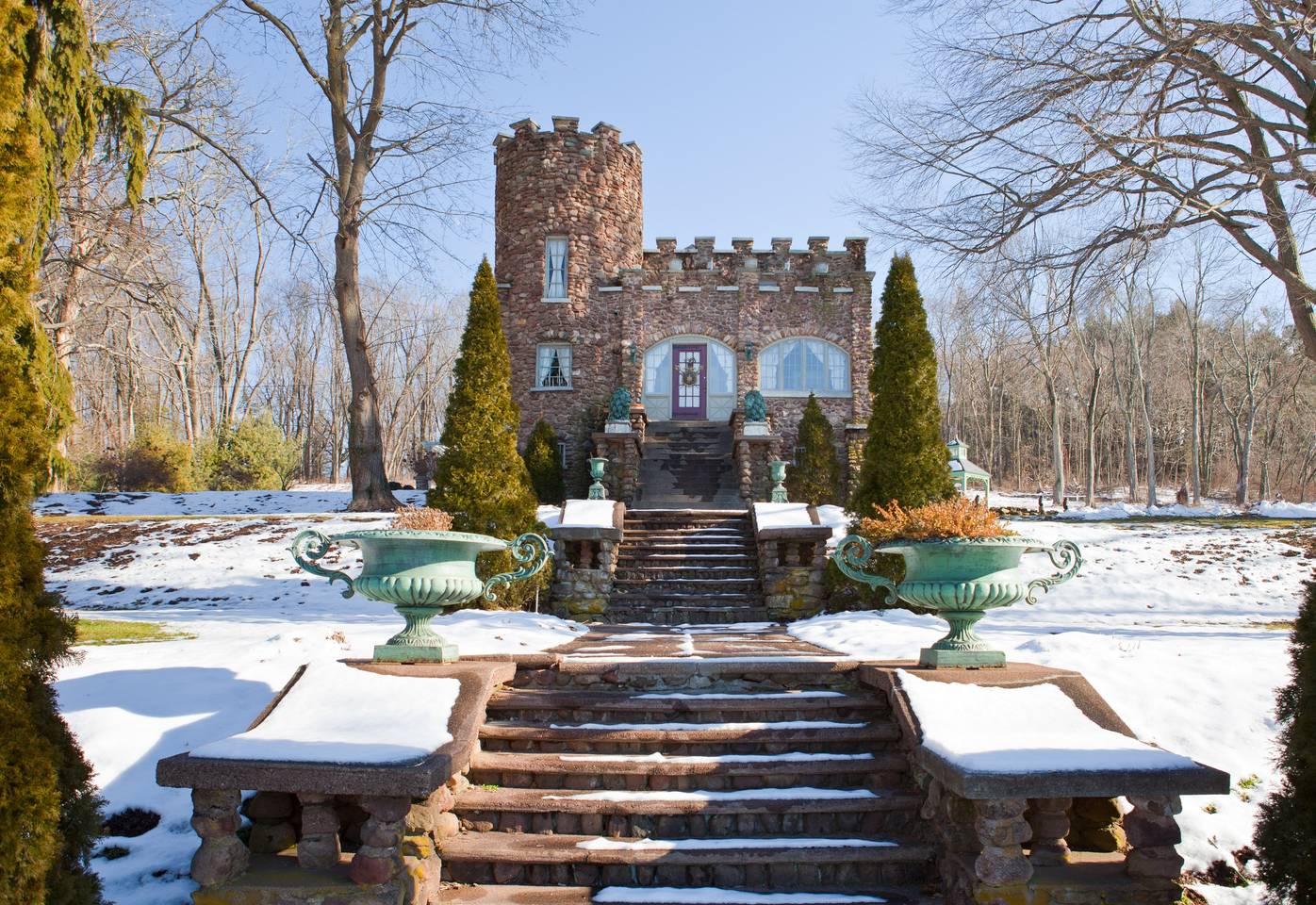 Connecticut Castle Airbnb: Live Like A Princess For $30 A Night