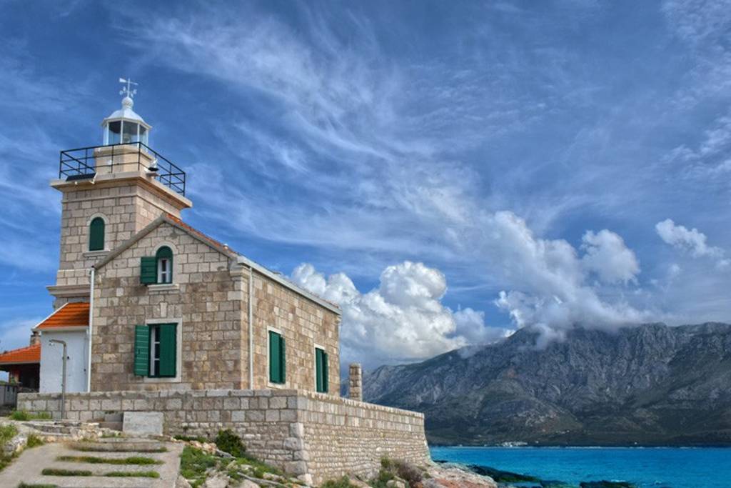 Croatia Lighthouse Airbnb Is Only $37 A Night Per Person