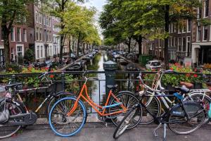 Amsterdam Canal Walking Route: The Best Views And Photo Spots
